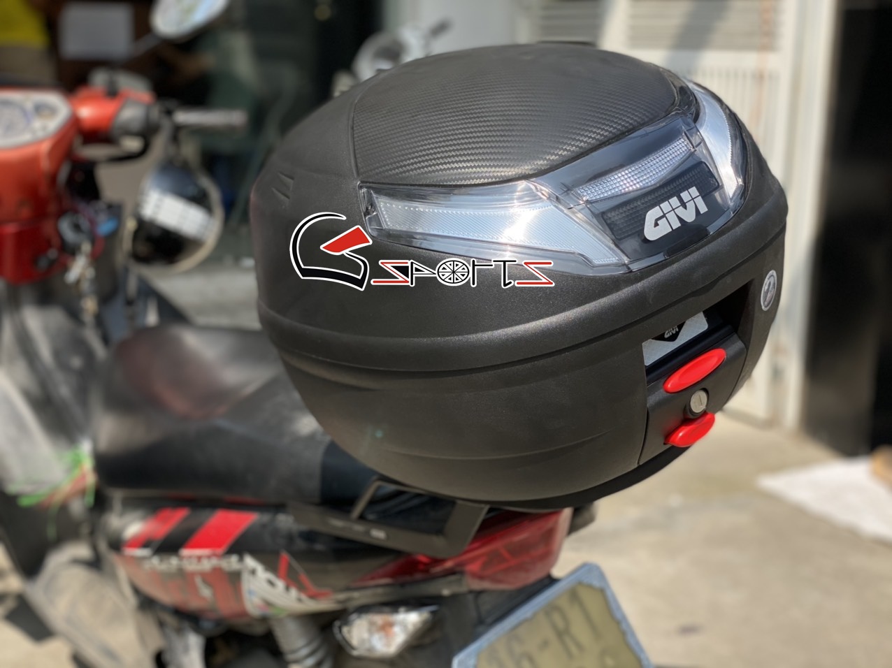 THÙNG SAU GIVI E260NX - Gsports.vn