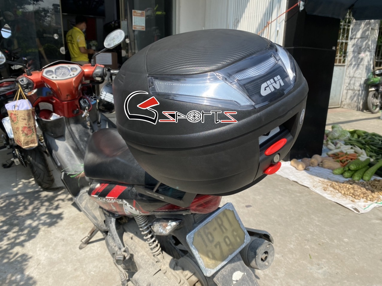 THÙNG SAU GIVI E260NX - Gsports.vn
